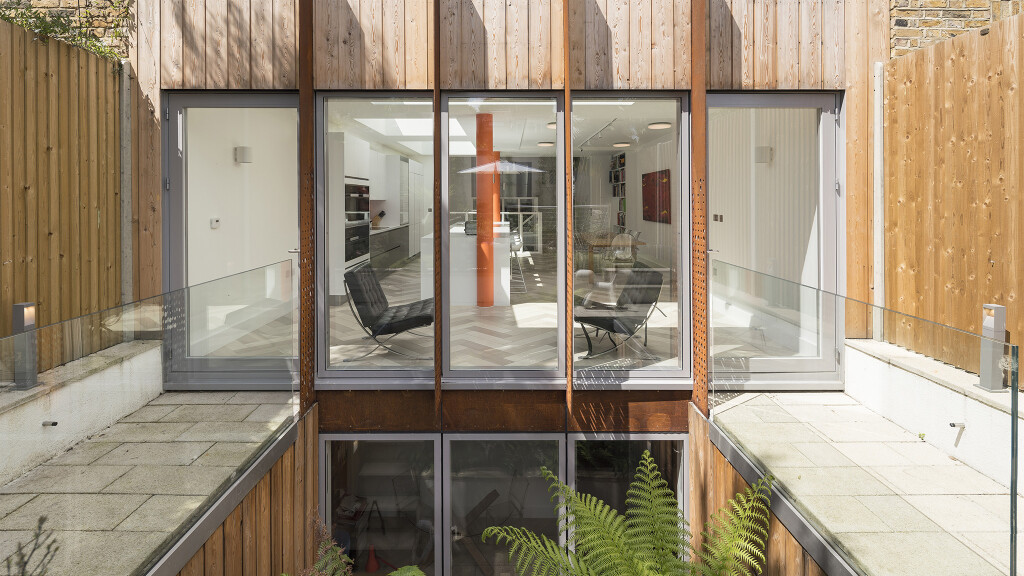 Fin House - New London Architecture