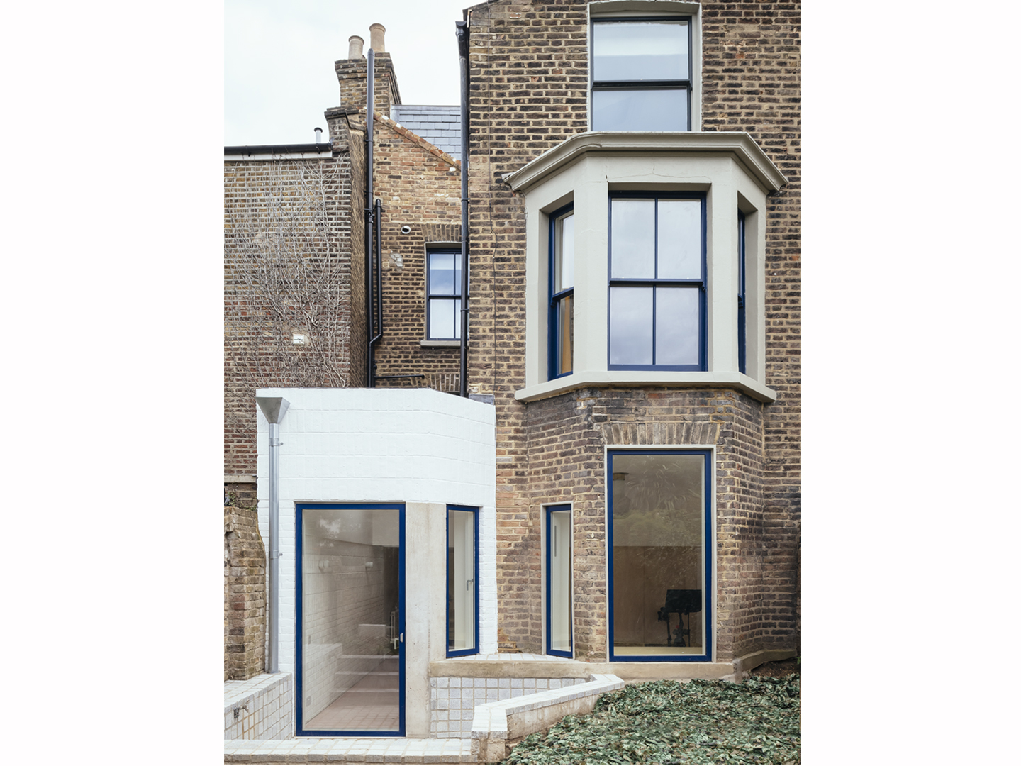 Bay Window House - New London Architecture
