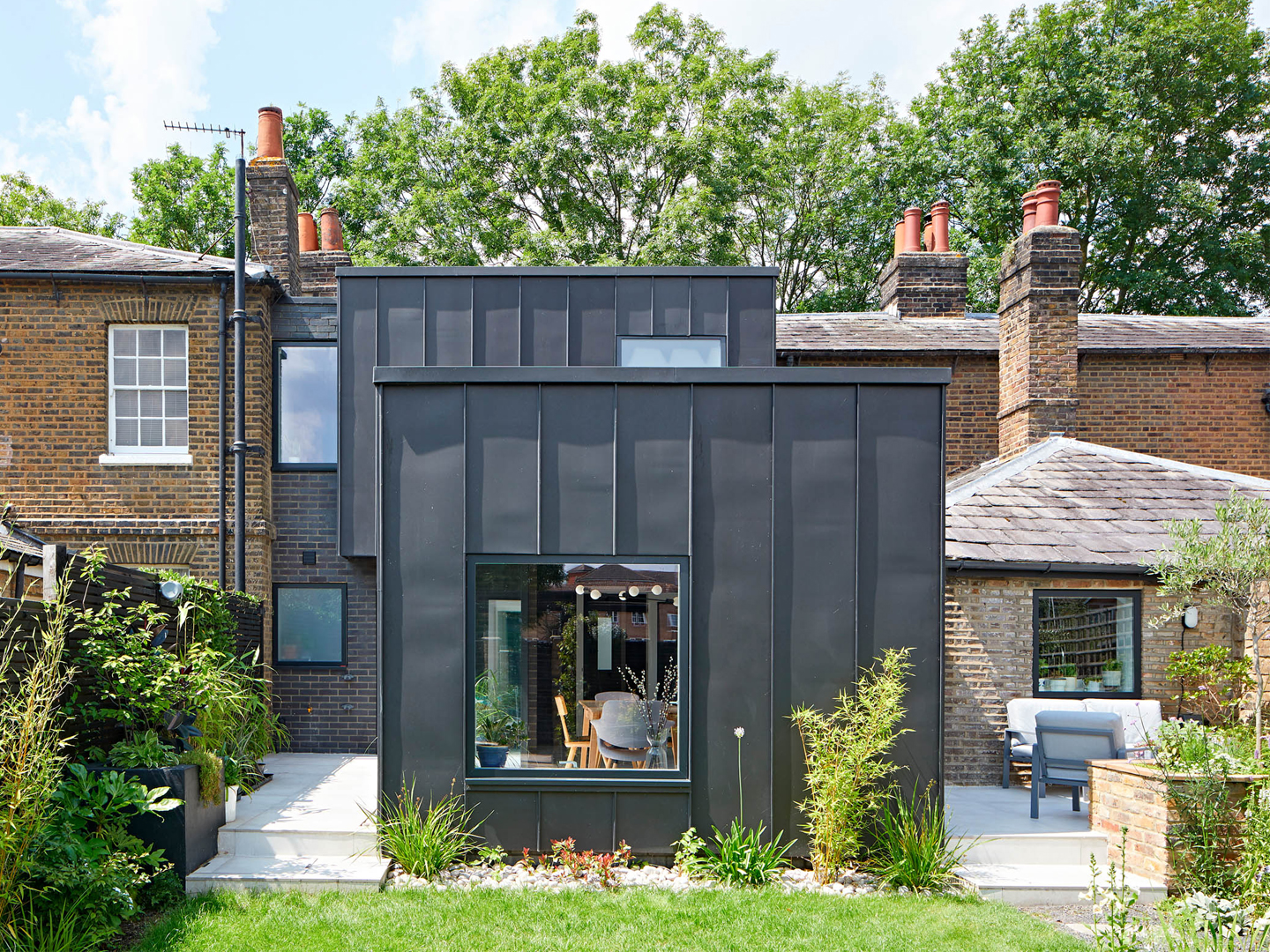 Slide and Slot House - New London Architecture
